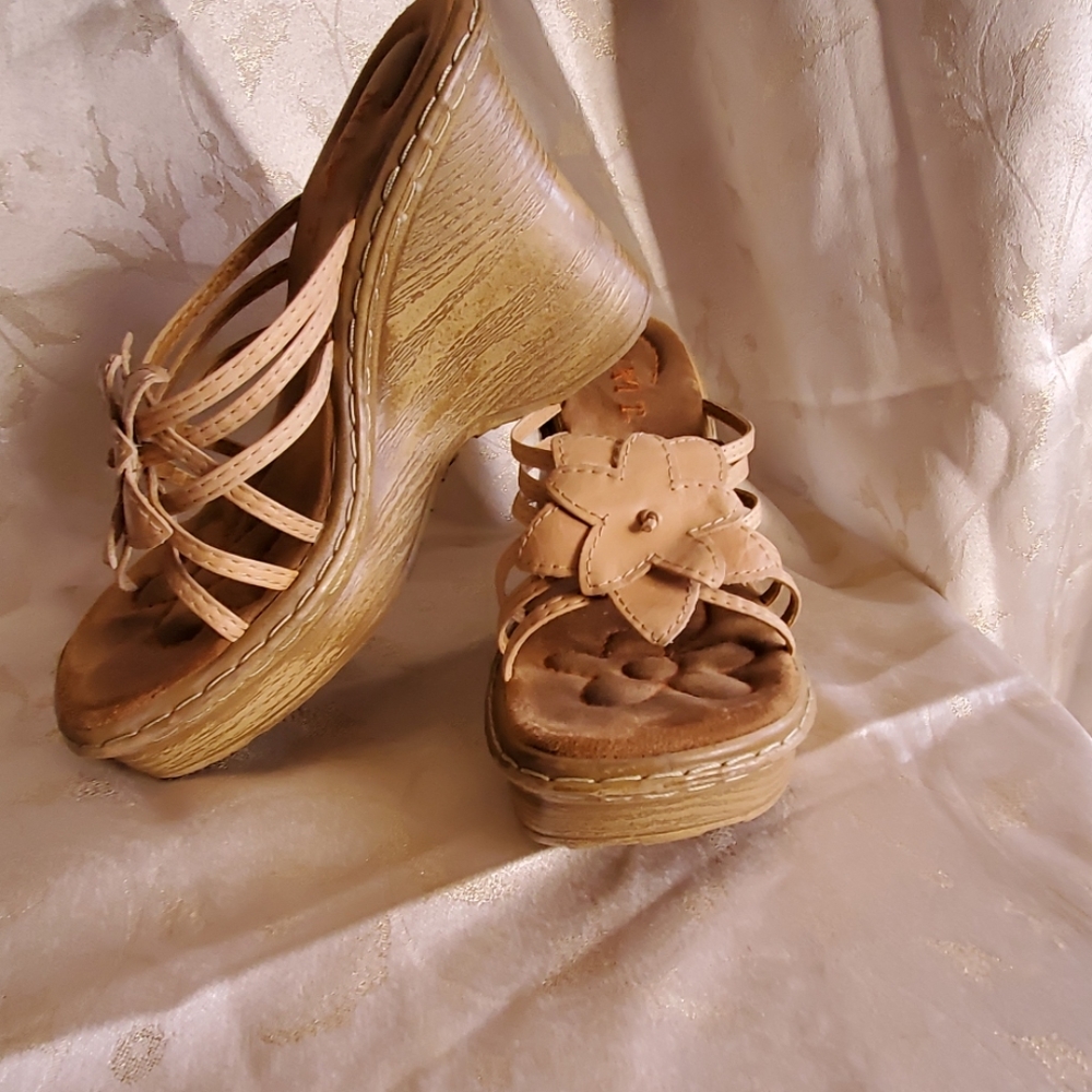 Wood Grain Platform Sandals - Gem